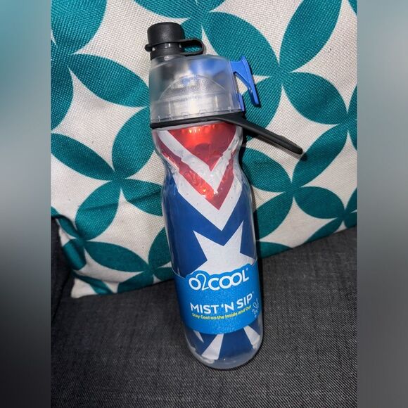 Kitchen | 2 Cool Mist N Sip Patriotic 20oz Water Bottle | Poshmark